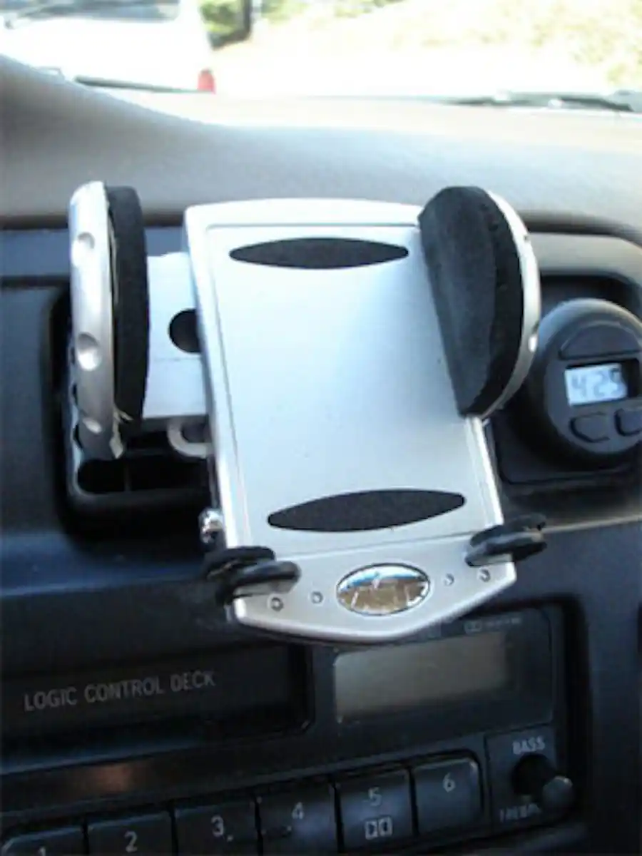 How to iPod Your Ghetto Ride | Macinstruct